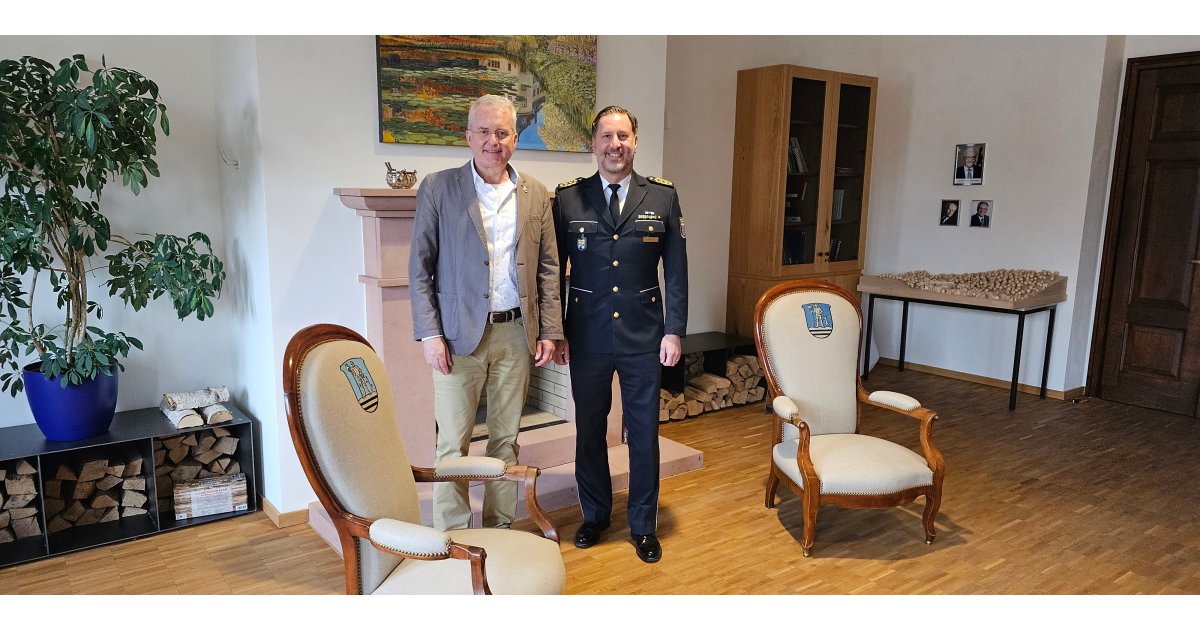 Neuer Polizeipräsident Daniel Muth bei Bürgermeister Andreas Weiher ...